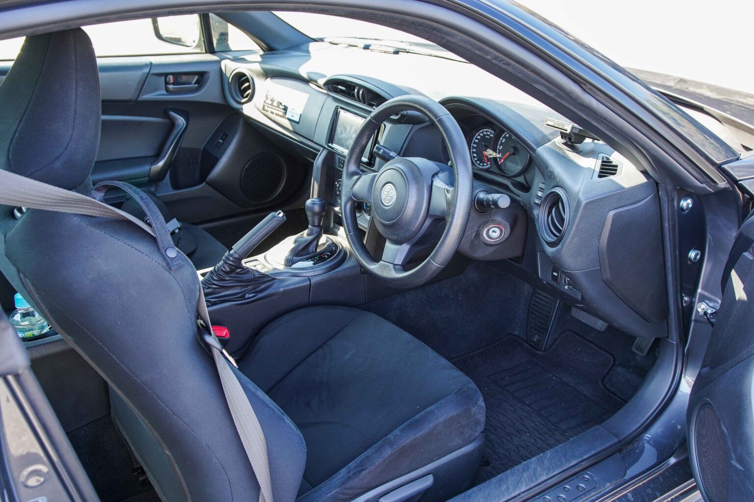 【詳細写真で新旧比較】トヨタ初代86とGR86買うならどっち？大きさ寸法・エンジンスペック・インテリア・外装 - PAPER DRIVER LOVERS