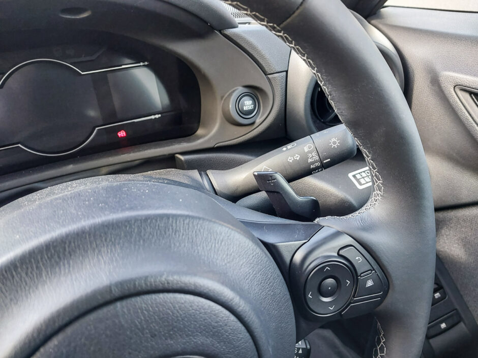 【内装インテリア編】トヨタ GR86 AT SZグレード試乗記②標準でもスポーツ感あるインテリア - PAPER DRIVER LOVERS