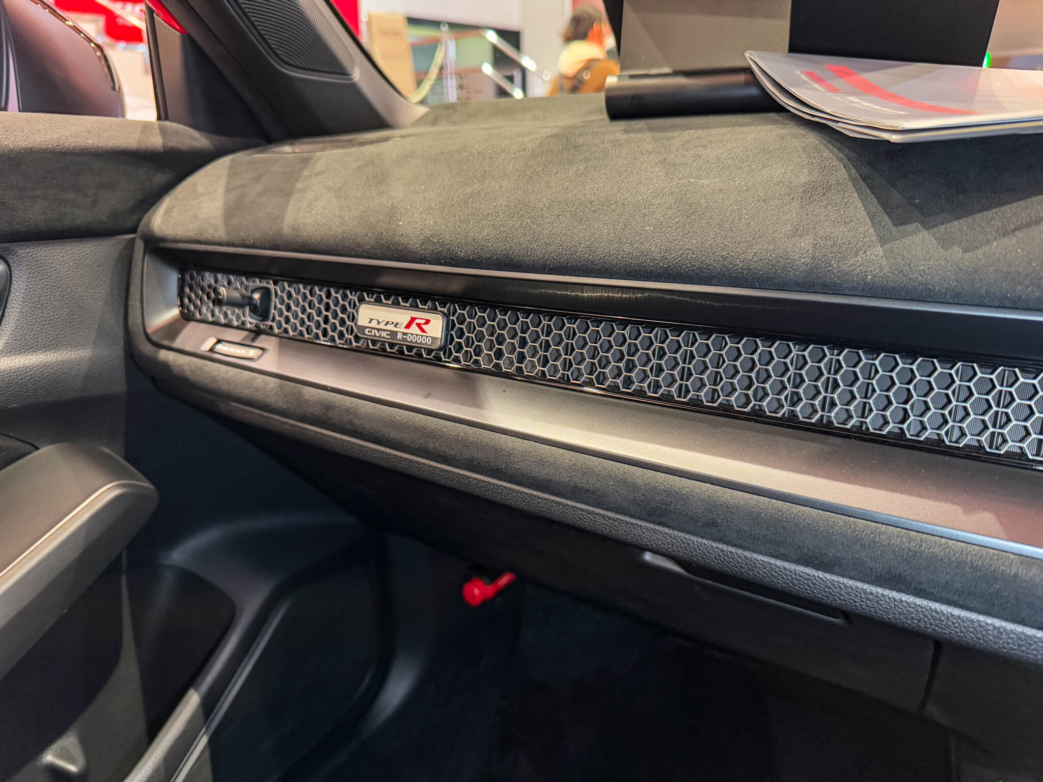 【内装メイン】写真で見るシビック TYPE R Racing BLACK Package：標準モデルとの違いを解説 - PAPER ...