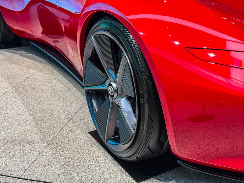 【現車確認】MAZDA ICONIC SPの魅力全開！注目スペックと内外装を徹底レビュー - PAPER DRIVER LOVERS